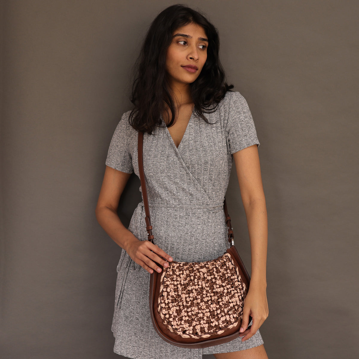 SAM 51 | IRIS | BROWN – Calonge